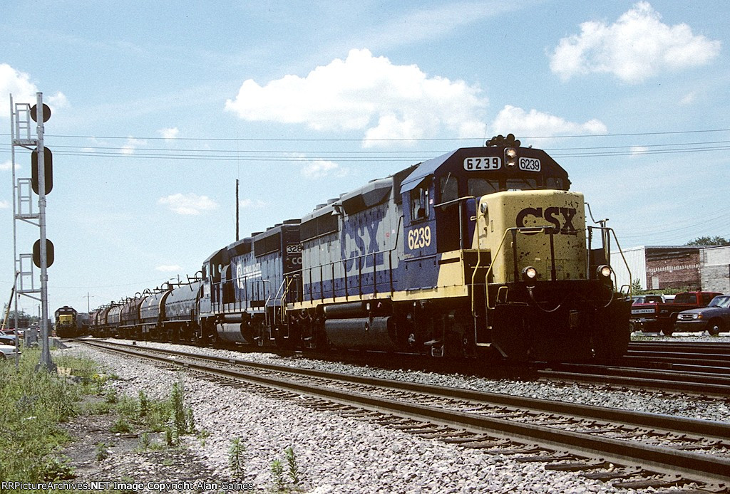 CSX GP40-2 6239